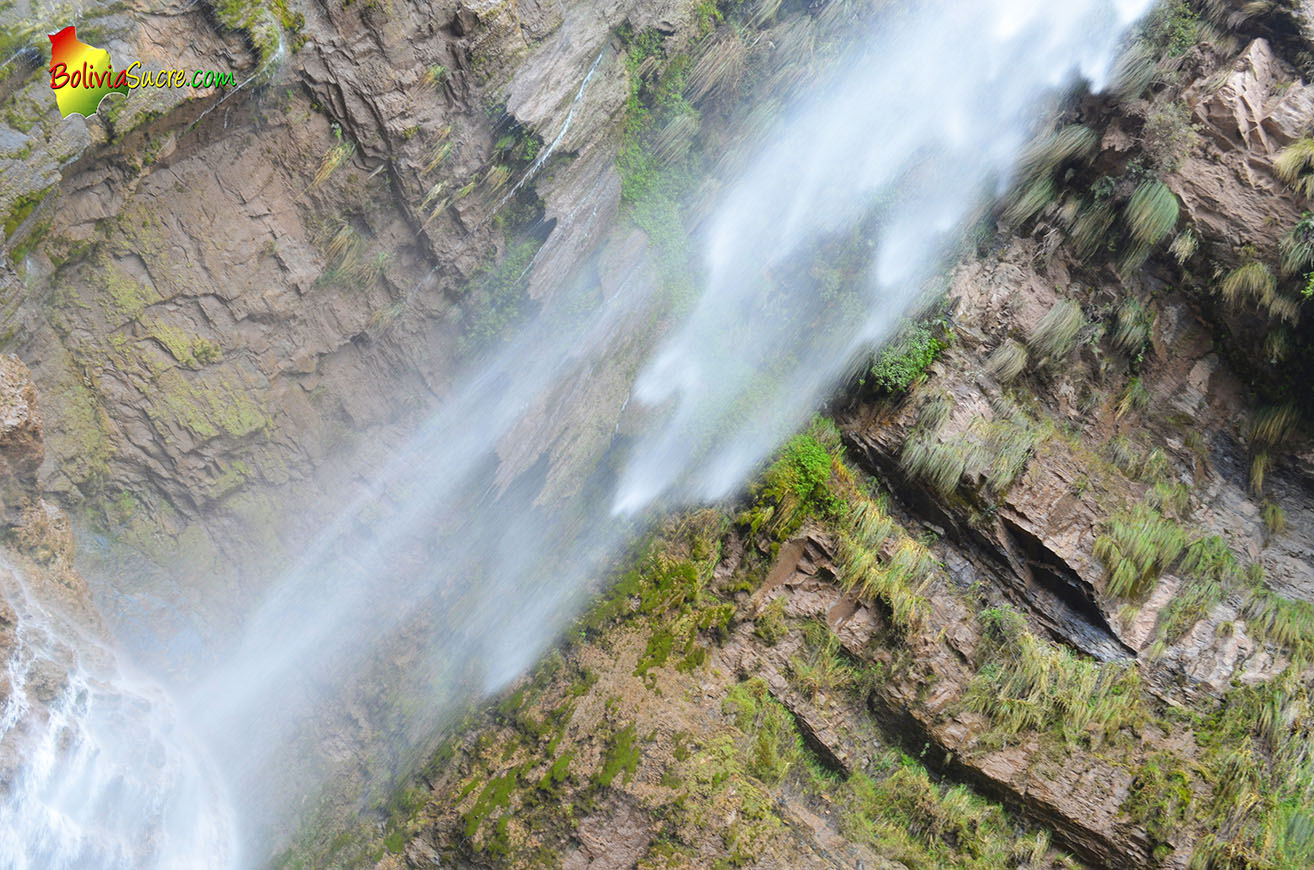 Crater de Maragua con 7 Recorridos - Bolivia Sucre